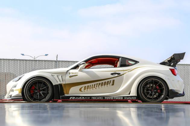 Une Scion à la poursuite de la Lexus LFA - Luxury Car Magazine