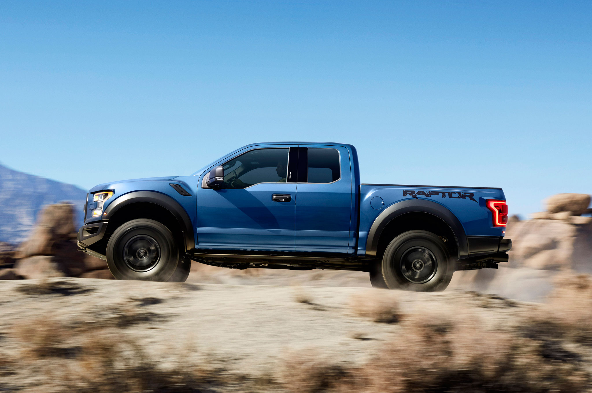 Enfin la puissance du Ford F-150 Raptor 2017 - Luxury Car Magazine